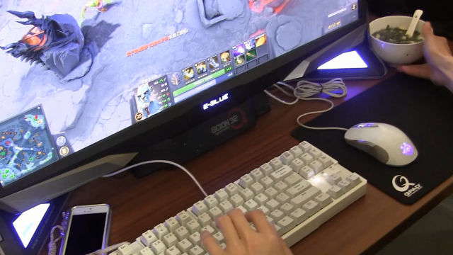 QPAD鼠标垫黑科技之CD-35敷紫菜蛋汤面膜_凤凰网视频_凤凰网