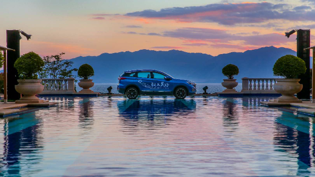 一款仙气儿十足的SUV，踏云而来，奔腾SENIA R9售8._凤凰网视频_凤凰网