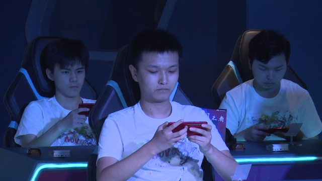 满场神操作！nova3领衔eStarPro混战民间大神_凤凰网视频_凤凰网