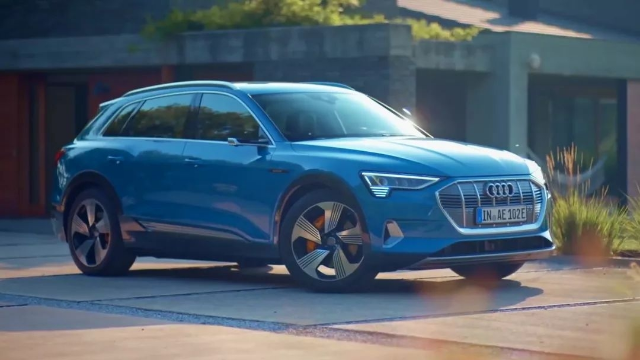 【电驹视频】3分钟了解奥迪e-tron，520Km的续航能力_凤凰网视频_凤凰网