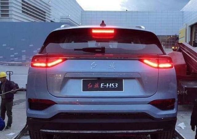 趁热打铁出SUV，红旗E-HS3了解一下！_凤凰网汽车_凤凰网