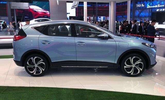 趁热打铁出SUV，红旗E-HS3了解一下！_凤凰网汽车_凤凰网