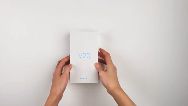 荣耀V20首发开箱，2999超值了吧？是真的好看！_凤凰网视频_凤凰网