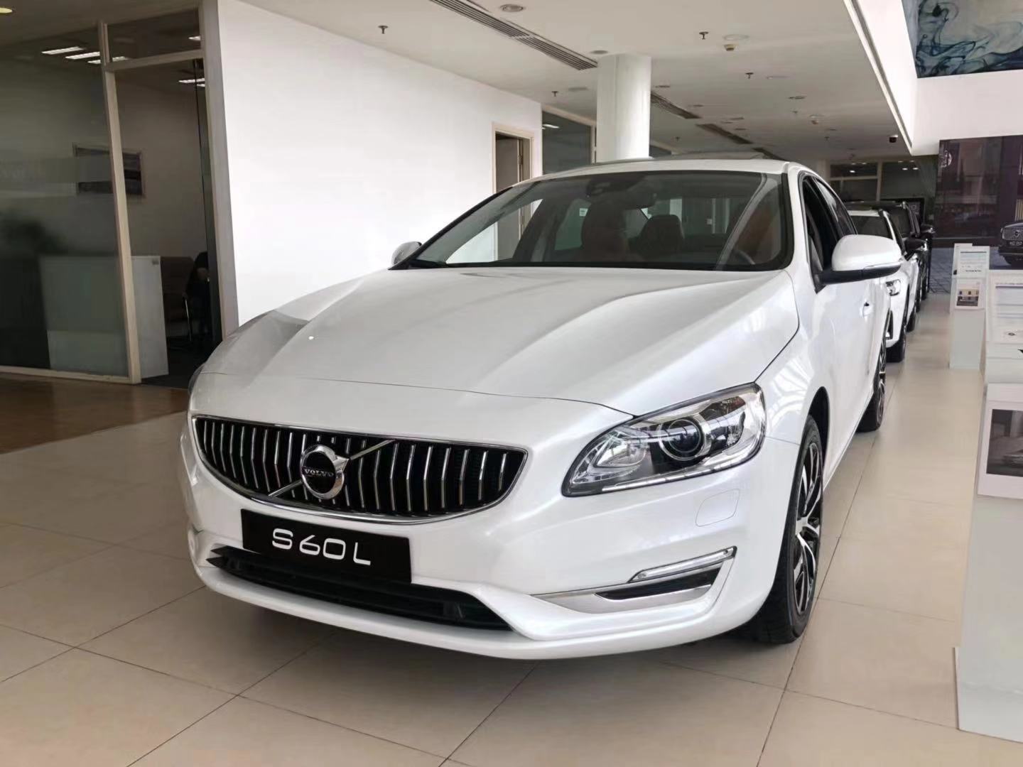 终端优惠近7万，落地仅需20万——2020款沃尔沃S60L开回家_凤凰网汽车_凤凰网