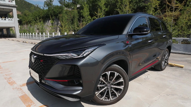 颜值与实力兼具，长安CS75PLUS定义超级紧凑SUV_凤凰网视频_凤凰网