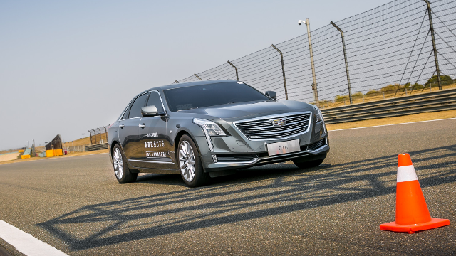 CT6、S90、XFL这三款车，哪款性价比更高？看完对比清楚_凤凰网视频_凤凰网
