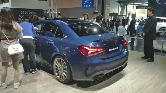 主打实用的三厢钢炮！奔驰A35 L AMG广州车展抢先看！_凤凰网视频_凤凰网