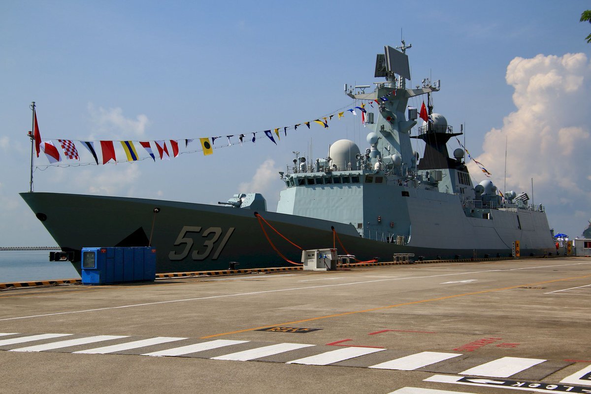 巴铁腰板硬了！054AP护卫舰曝光 米波雷达傍身不惧隐形飞机_凤凰网