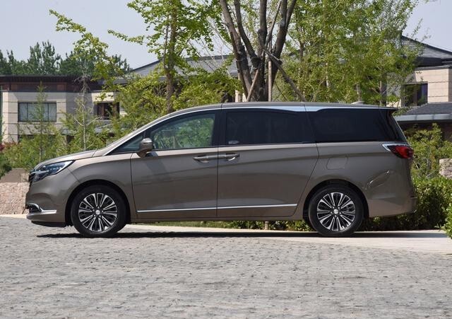 20款别克GL8ES陆尊653T之车身颜色动力底盘转向配置对比__凤凰网