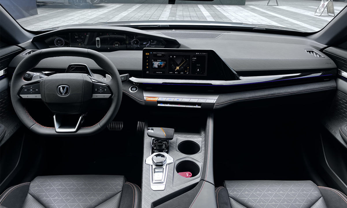 最大马力233匹，长安UNI-V 2.0T扮猪吃老虎？_凤凰网汽车_凤凰网