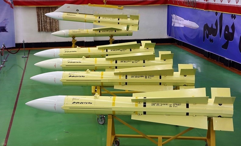 不可小觑！AIM-120D空空导弹改进版试射成功，射程超过160公里_凤凰网军事_凤凰网