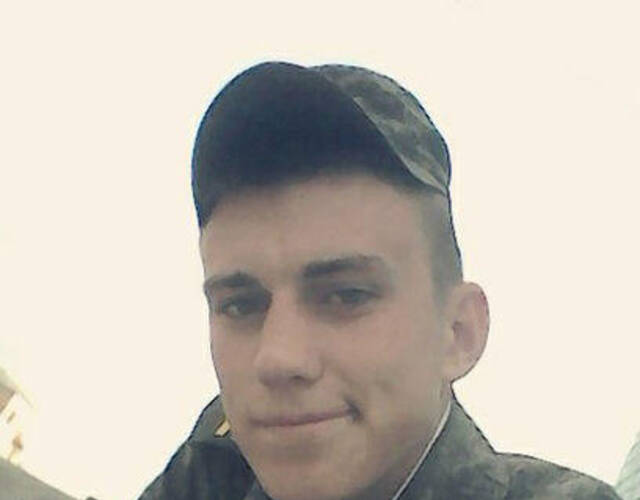 俄军入叙作战首位阵亡士兵安葬 疑为情所困自杀