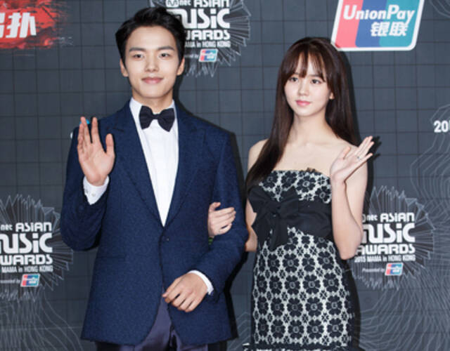 2015MAMA颁奖礼红毯 韩彩英泫雅等人盛装斗艳