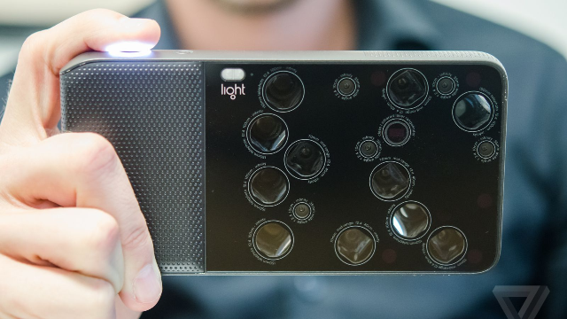 十六摄Light L16相机上手：史上最强卡片机？丨中文字幕_凤凰网视频_凤凰网
