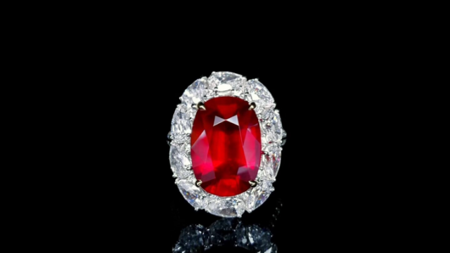 无烧鸽血红宝石戒指主石10.03ct，GRS国际证书_凤凰网视频_凤凰网