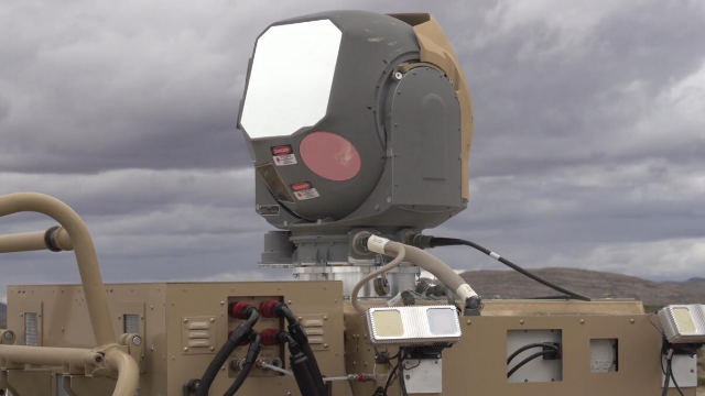 打仗就跟玩游戏一样？美军激光武器用XBOX手柄操控_凤凰网视频_凤凰网