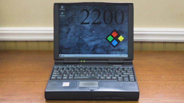 OMG网友翻出1997年笔记本！当时价值5399美元！_凤凰网视频_凤凰网