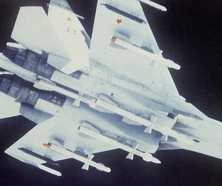 首款实装的双模空空导弹将诞生 中国再次引领全球？_凤凰网