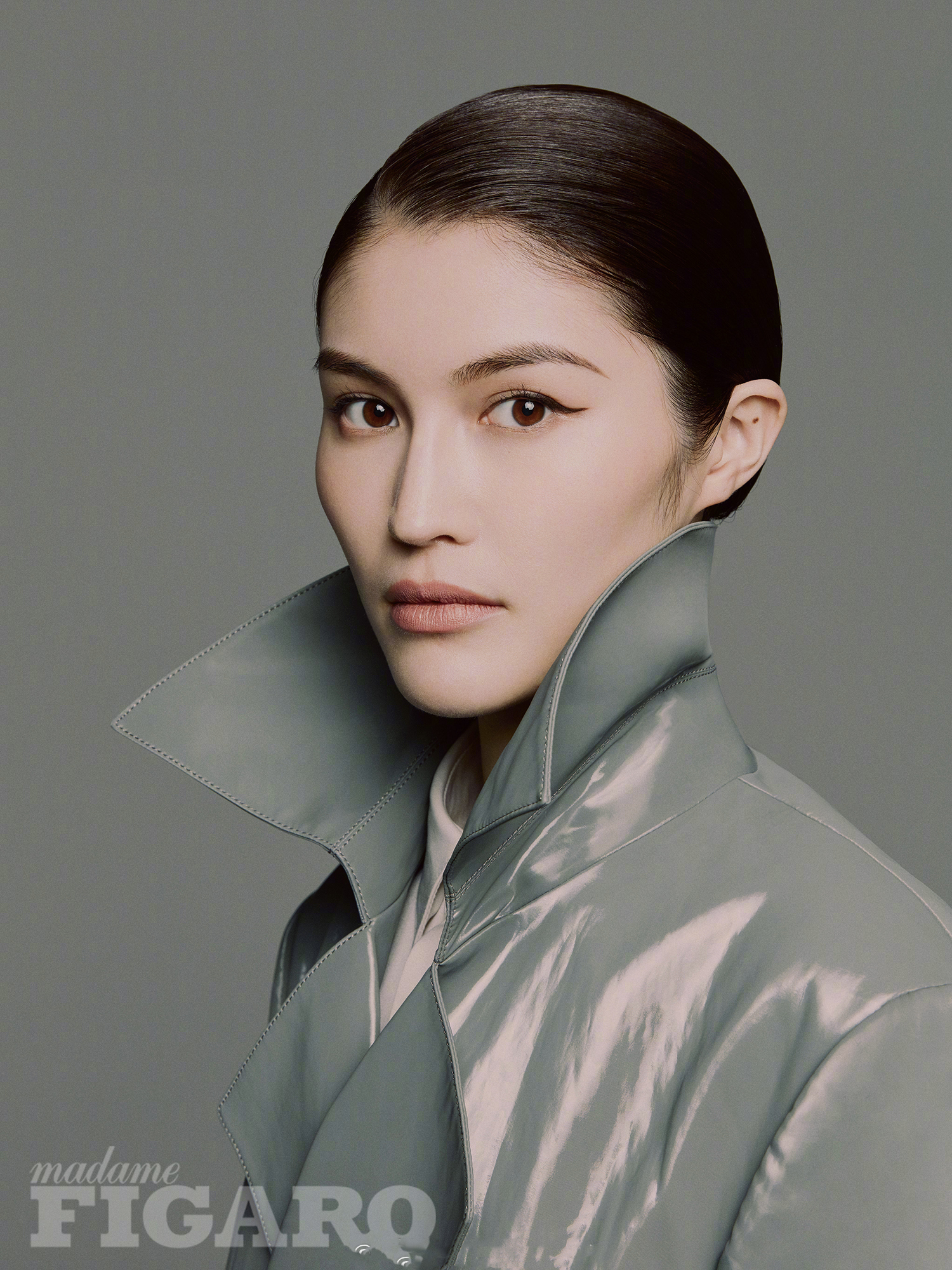 超模何穗登上madame FIGARO Hommes秋冬刊封面_凤凰网