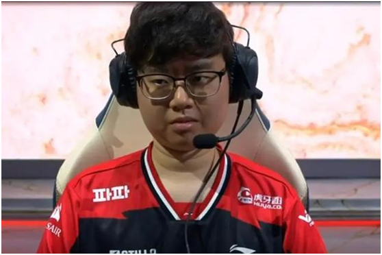 韩国LOL电竞圈：不服拿椅子打到你服，是偶然为之还是冰山一角？__凤凰网