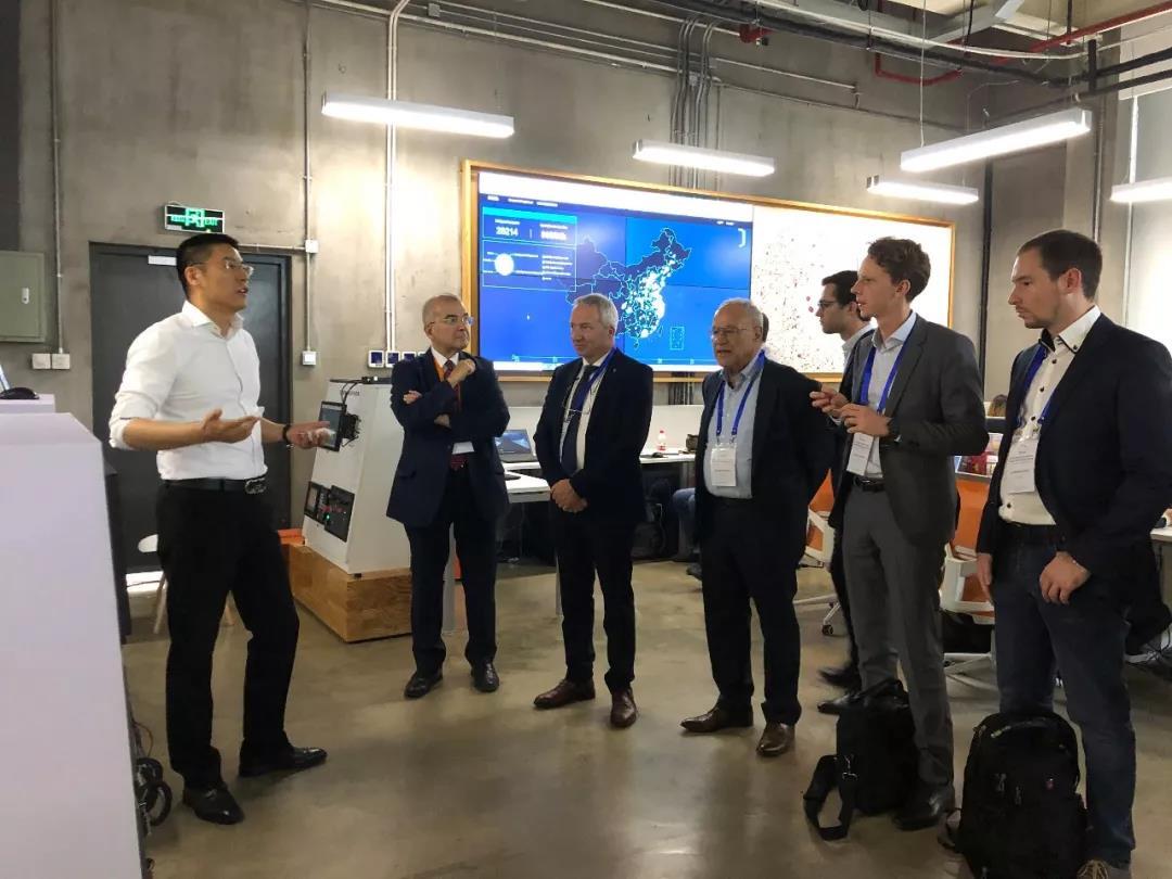 国际生产工程科学院(CIRP)十余名专家考察智能云科，探讨中德智能制造转型合作可能__凤凰网