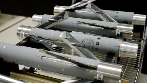 美海军斥资26亿美元采购70毫米精确制导火箭弹_凤凰网