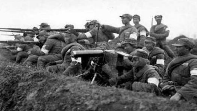 他与八路军115师并肩作战，抵御3万日军28天，而今墓已不在_凤凰网视频_凤凰网