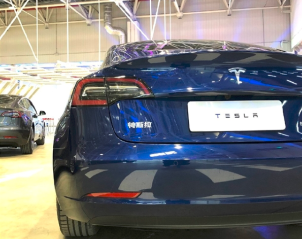 想买车的可以先等等 国产特斯拉Model 3来了 售价还不到30万__凤凰网