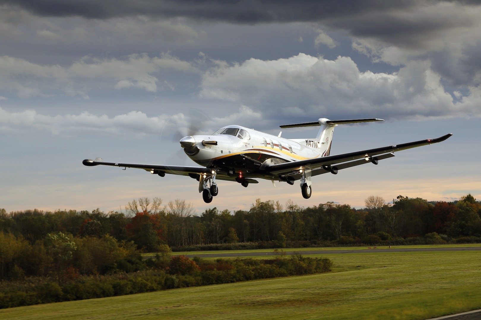 中国教练机受巴铁青睐 作战效能可堪比三代机_凤凰网视频_凤凰网