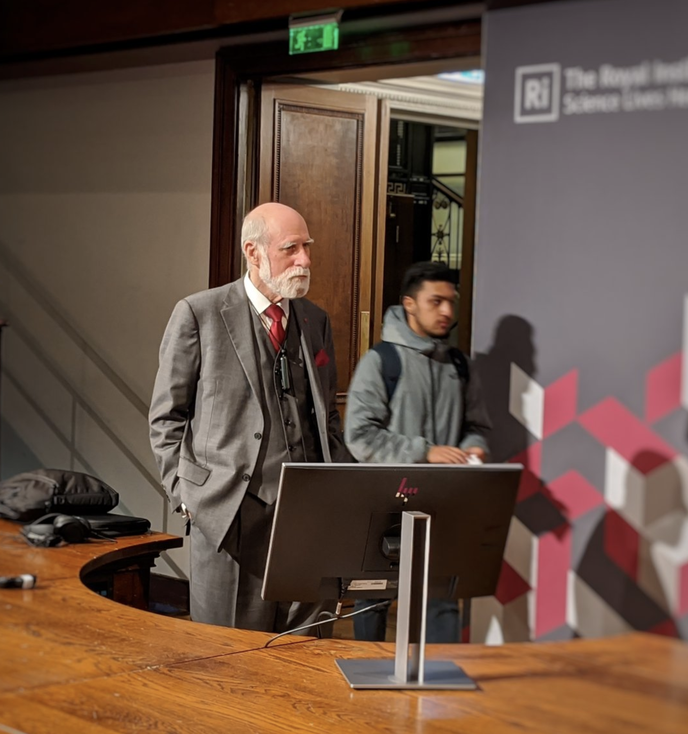 77岁“互联网之父”温特-瑟夫确诊新冠肺炎，不满特朗普防控措施__凤凰网