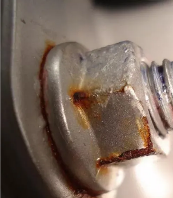 螺丝生锈拧不开螺丝束手无策？可以试试__凤凰网