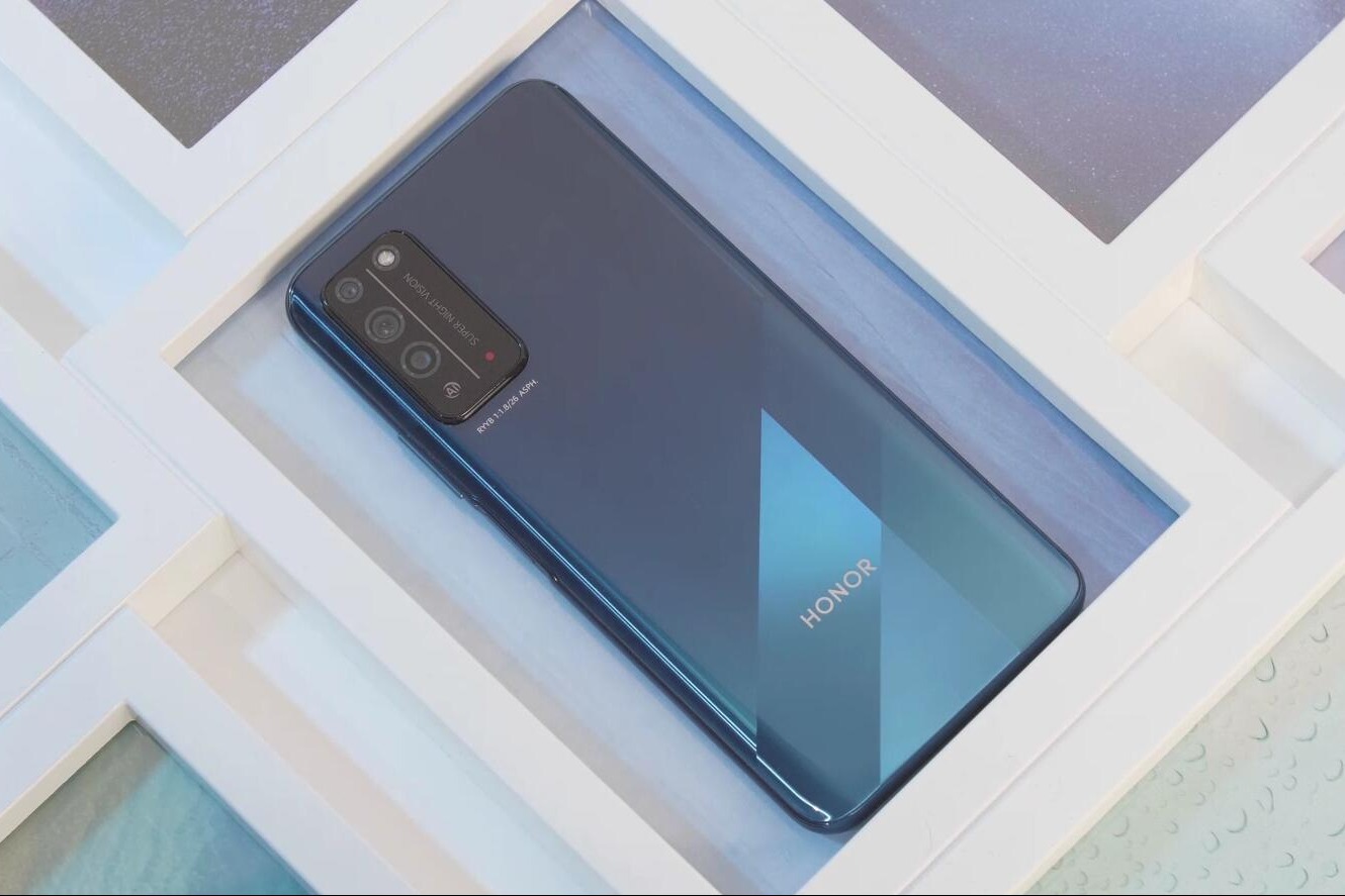 荣耀X10上手体验：1899元的5G手机也能这么香？_凤凰网视频_凤凰网