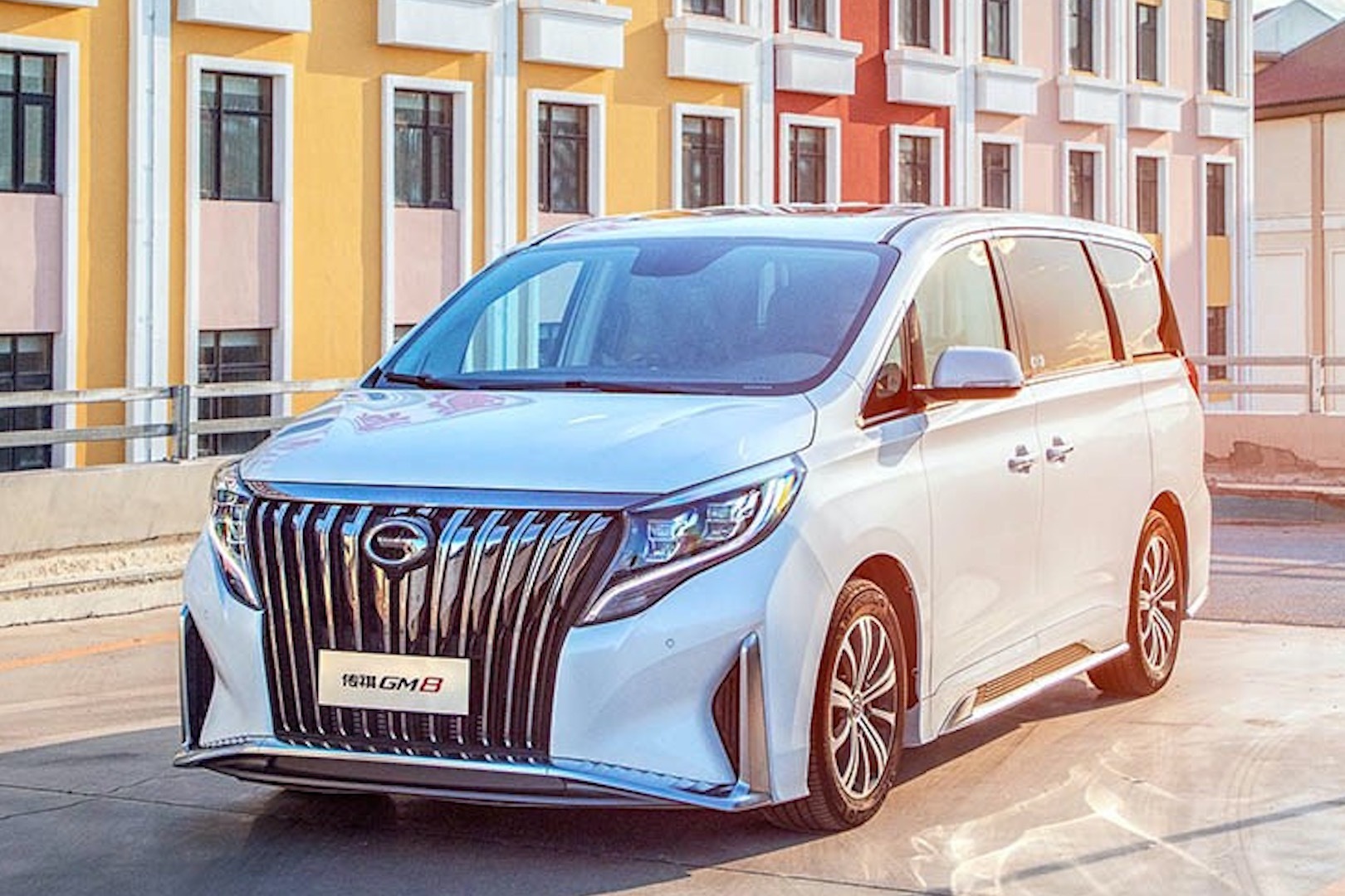 能否给别克GL8造成威胁？广汽传祺GM8大师版有望6月上市_凤凰网视频_凤凰网