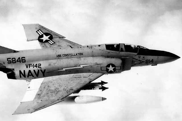 50年前被隐瞒的试验：美军王牌驾驶F-4，空战输给“火蜂”无人机_凤凰网