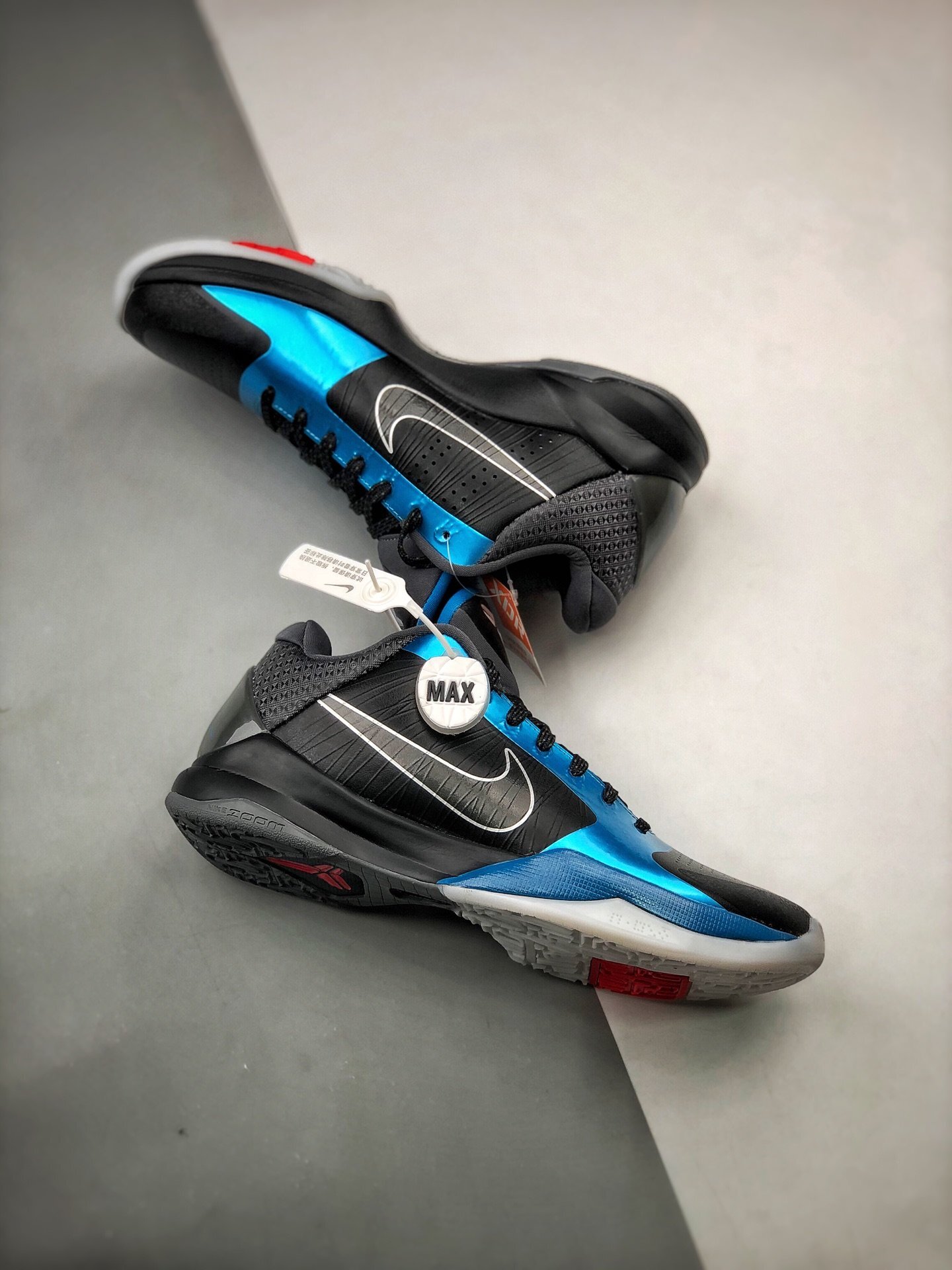 元年ZK5典藏配色，Nike 科比五代暗夜骑士限定开箱测评__凤凰网