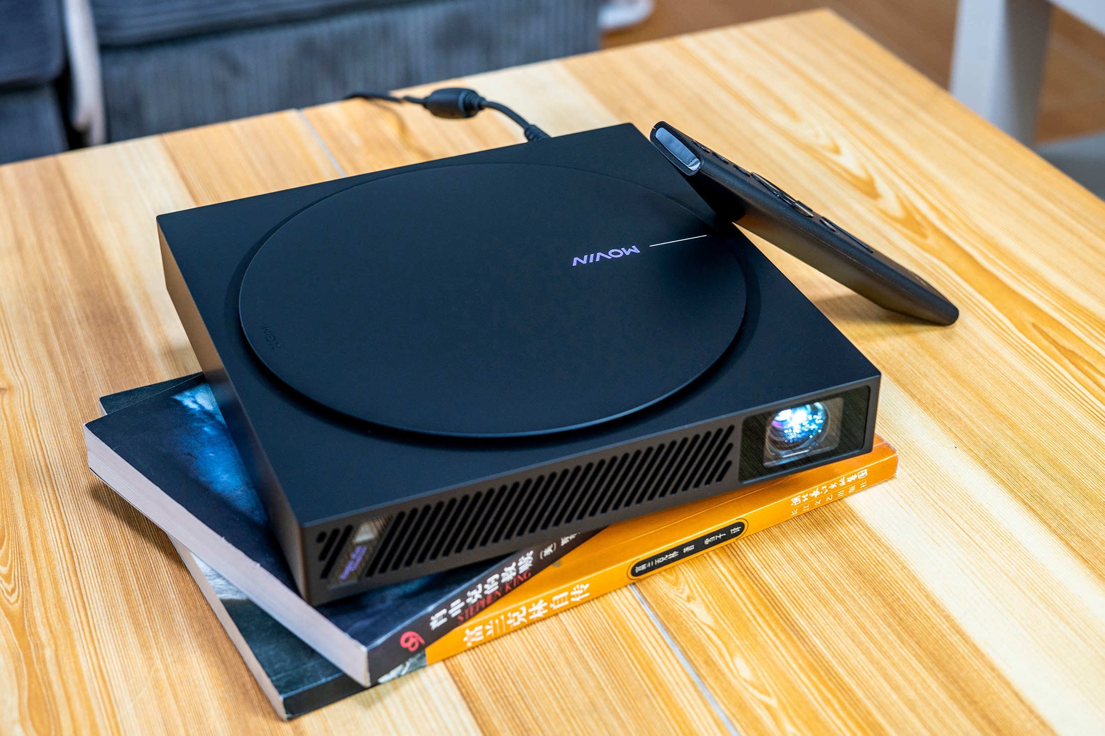 6向全自动校正对焦，开机无广告，高性价比MOVIN 01X家用投影体验_凤凰网视频_凤凰网