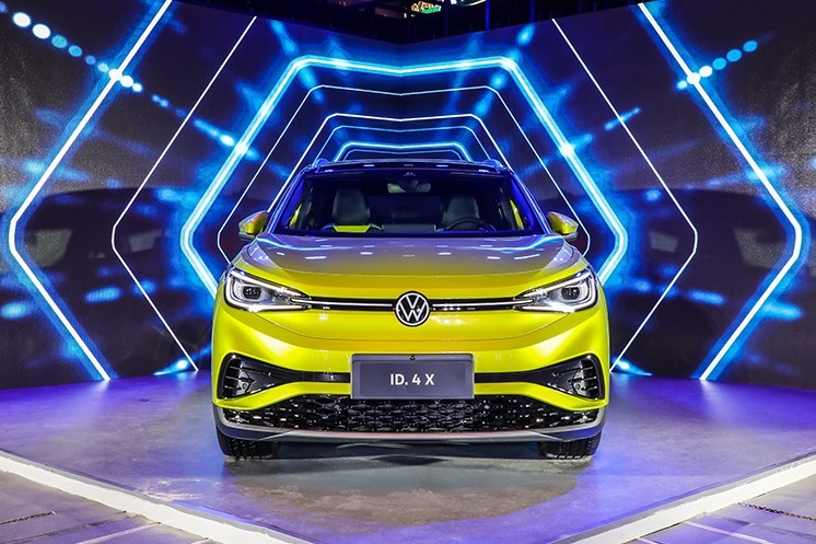 中文名“光荷4 X” 上汽大众首款MEB中型纯电SUV ID.4 X亮相_凤凰网视频_凤凰网