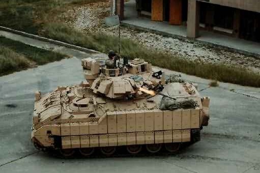 升级重型步战车！美军最新M2A4步战车，或成为ZBD-04B最强劲敌？_凤凰网