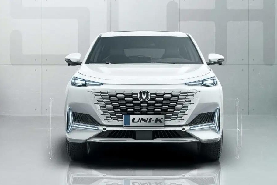 2.0T+爱信8AT+四驱，这款国产中型SUV颜值出众！不火都难_凤凰网视频_凤凰网