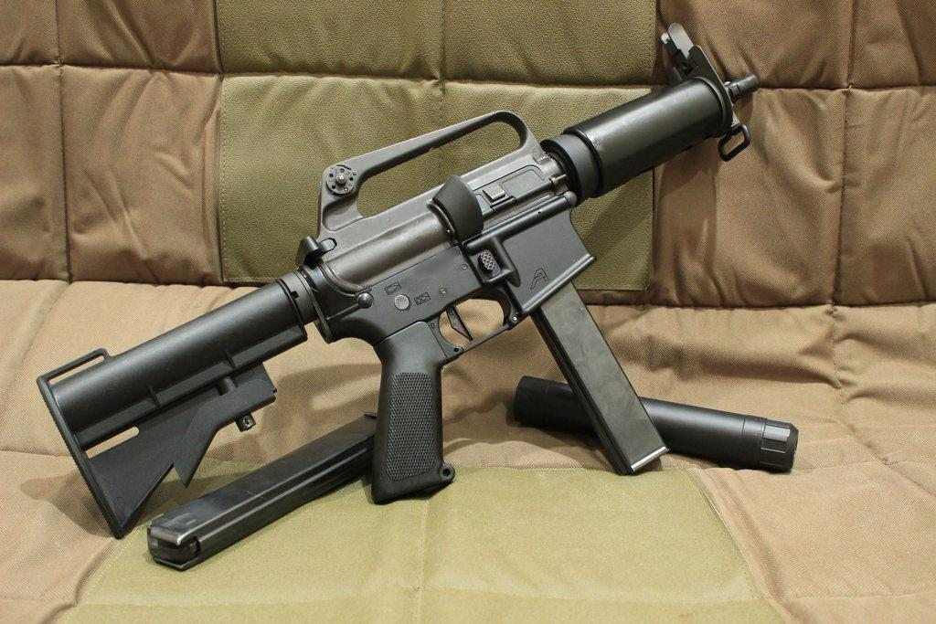 最古怪的AR15，柯尔特9mm冲锋枪到底是什么来头_凤凰网