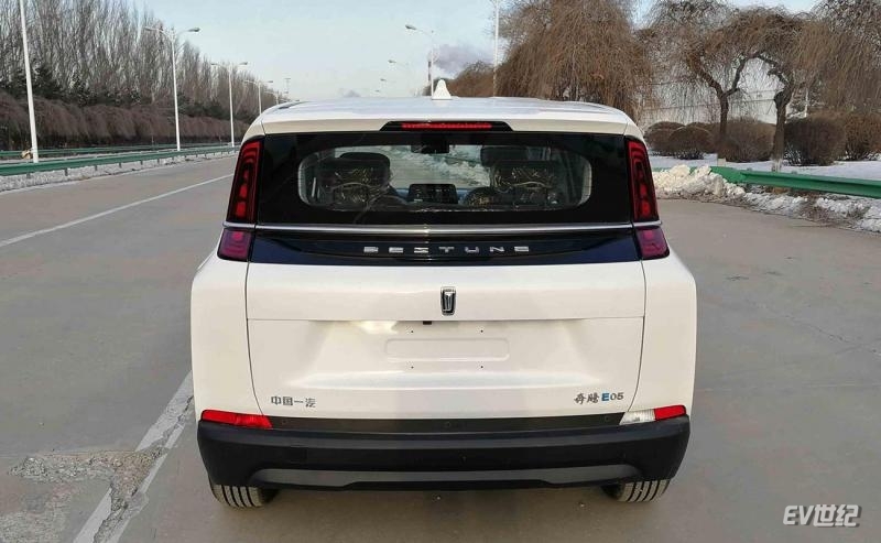外观个性/配备侧滑门 奔腾E05纯电动车曝光_凤凰网汽车_凤凰网