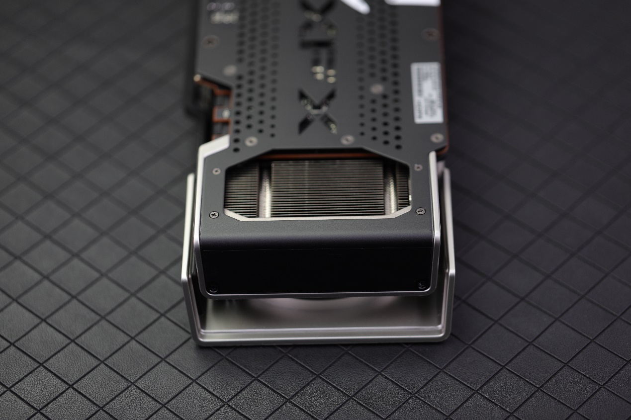 省心省力！XFX RX6800搭配海盗船RM850X套装火力全开__凤凰网