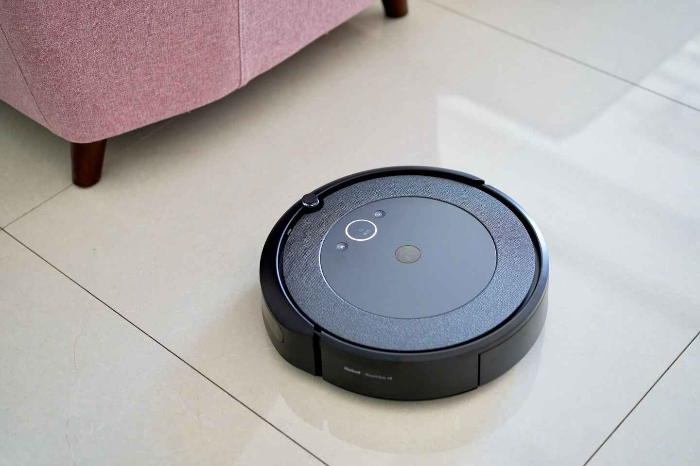 宠物主子的最爱 iRobot i4+自动集尘扫地机器人体验_凤凰网