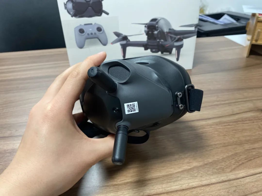 开箱DJI FPV无人机——集航拍与穿越于一身，具急刹悬停功能__凤凰网