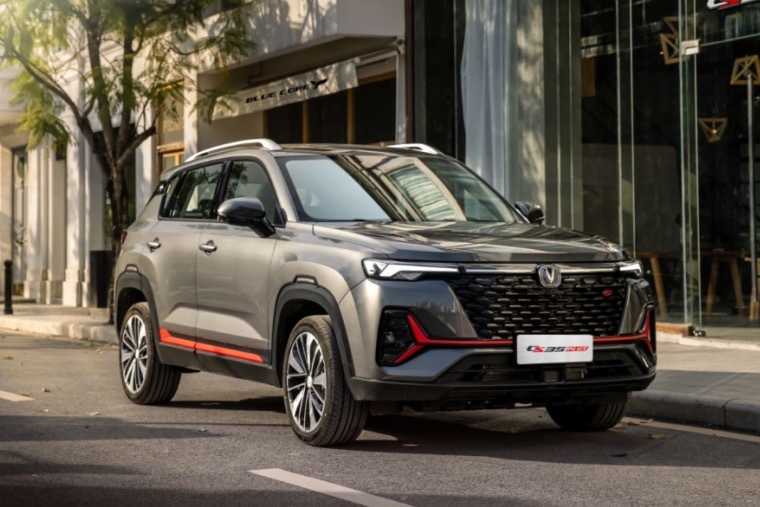 18寸轮毂、8安全气囊，全新CS35PLUS让同级都酸了_凤凰网