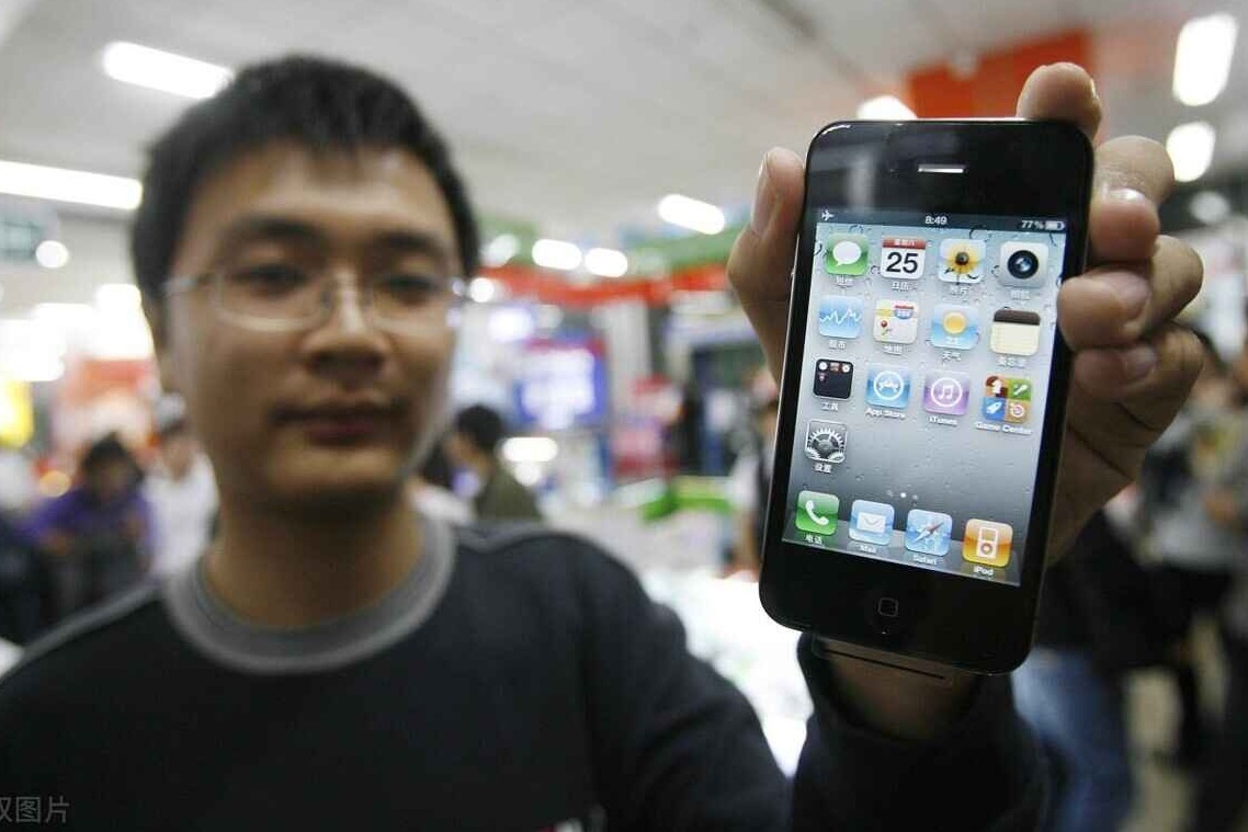 致敬经典！新一代iPhone4或将归来：曾经的基因保留了_凤凰网