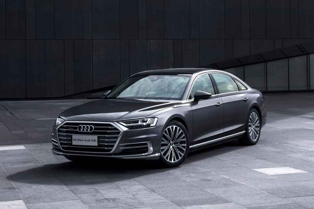 V8重回A8车头，它和750Li谁更厉害？