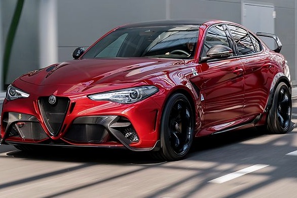 限量500台，Giulia GTA曝光，性能比四叶草更甚
