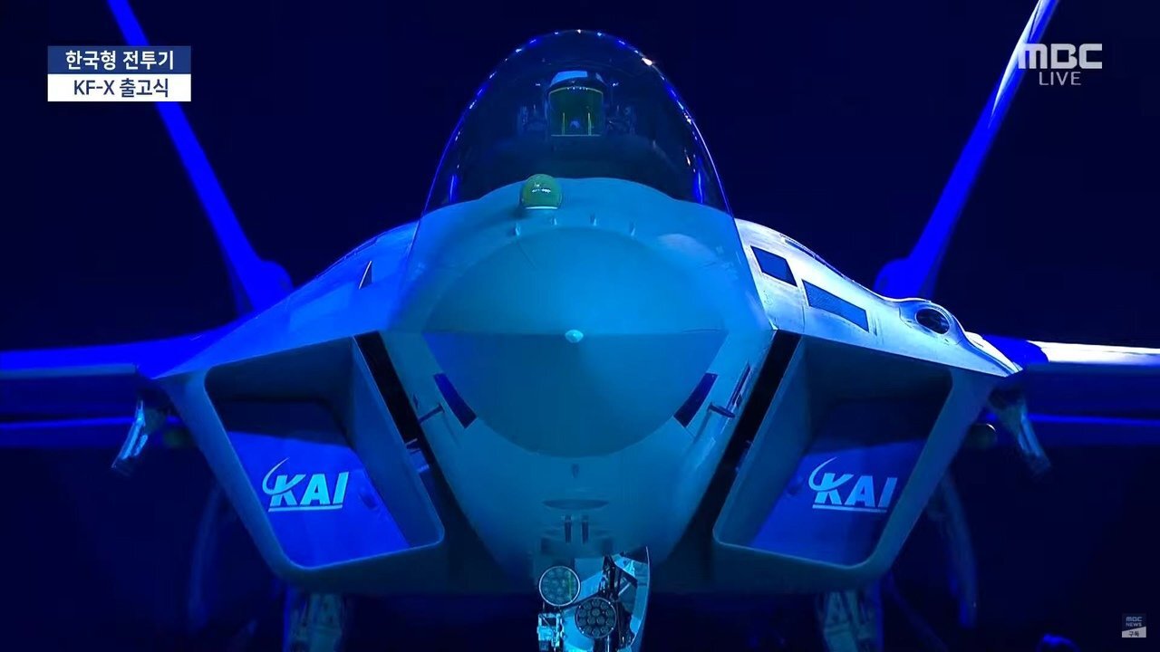 KF-X战斗机原型机下线 售价仅6500万美元 或成为韩国军火出口新宠__凤凰网