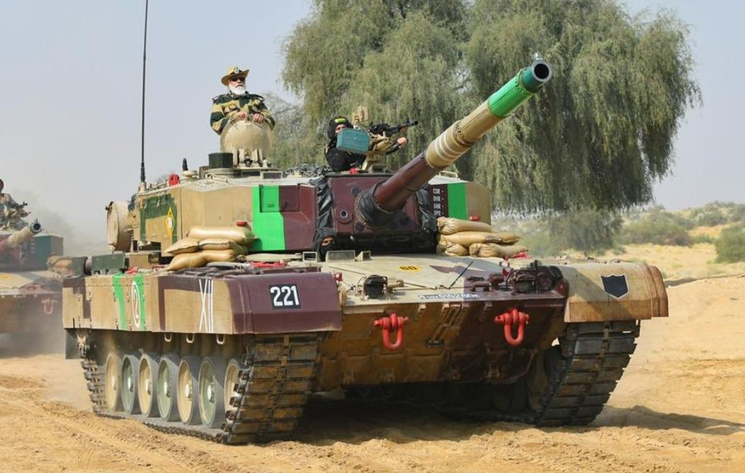 解放军西部演练，99A卡车炮重装上阵，俄专家：印度比中国差多了_凤凰网军事_凤凰网